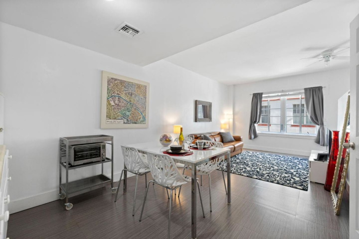 1 Bedroom Jr Suite - Ocean Drive & 6th Str - South Beach, FL