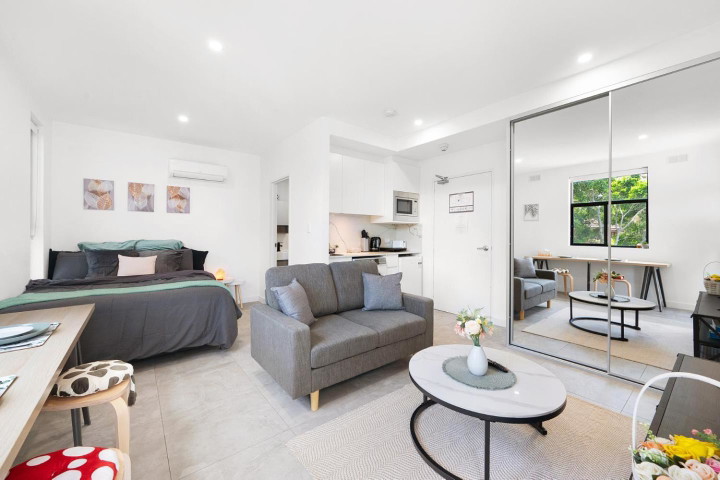 Modern & Spacious Studio Near Parramatta Cbd - Fairfield