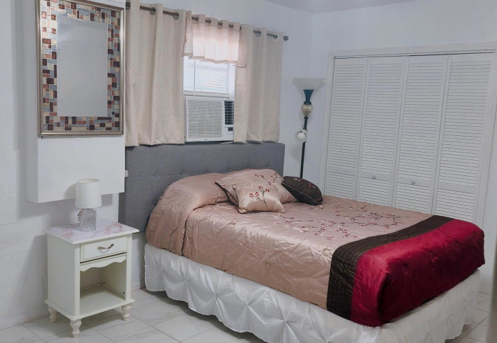 Room In A Peaceful Family Home - Spring Hill, FL