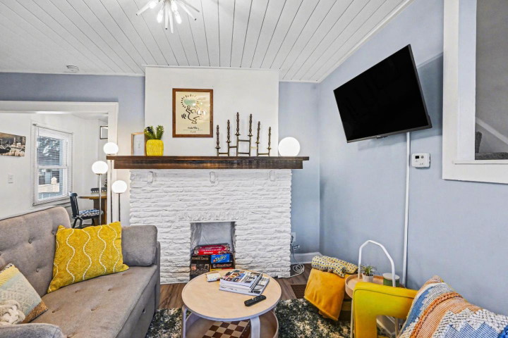 Luxe 2br Franklinton - Private Patio - 2car Garage - Grove City, OH