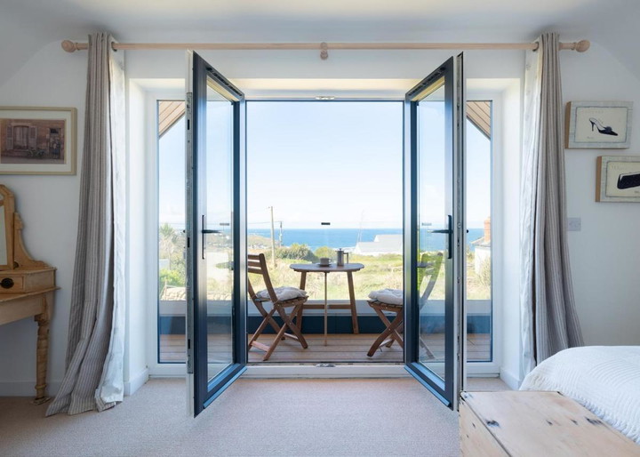 Spacious Modern 4 Bedroom Coastal Home Sennen Cove - Porthcurno