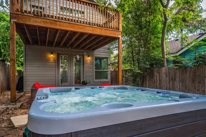 Austin Retreat Hot Tub And Relaxing Patio - Austin, TX