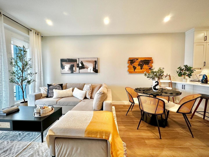 Dreamy Panoramic Lakeview 1 Bedroom Plus Den - Harrison Hot Springs