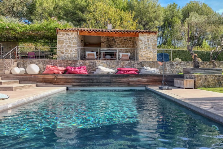 A Serene Luxury Villa In The Heart Of Provence - Le Castellet