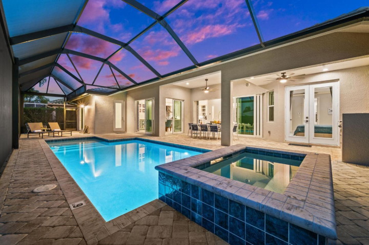 Casa Palma - 5 Min To Beach, Heated Pool, Hot Tub, New Build - Marco Island, FL