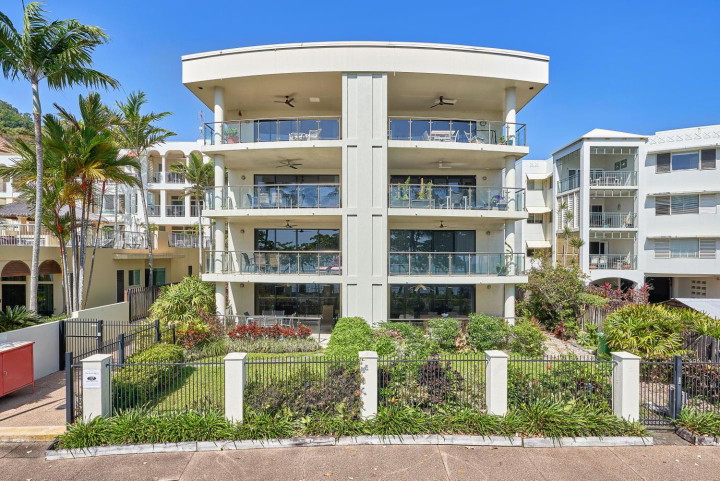 Meridien Beachfront Apartments At Trinity Beach - Cairns