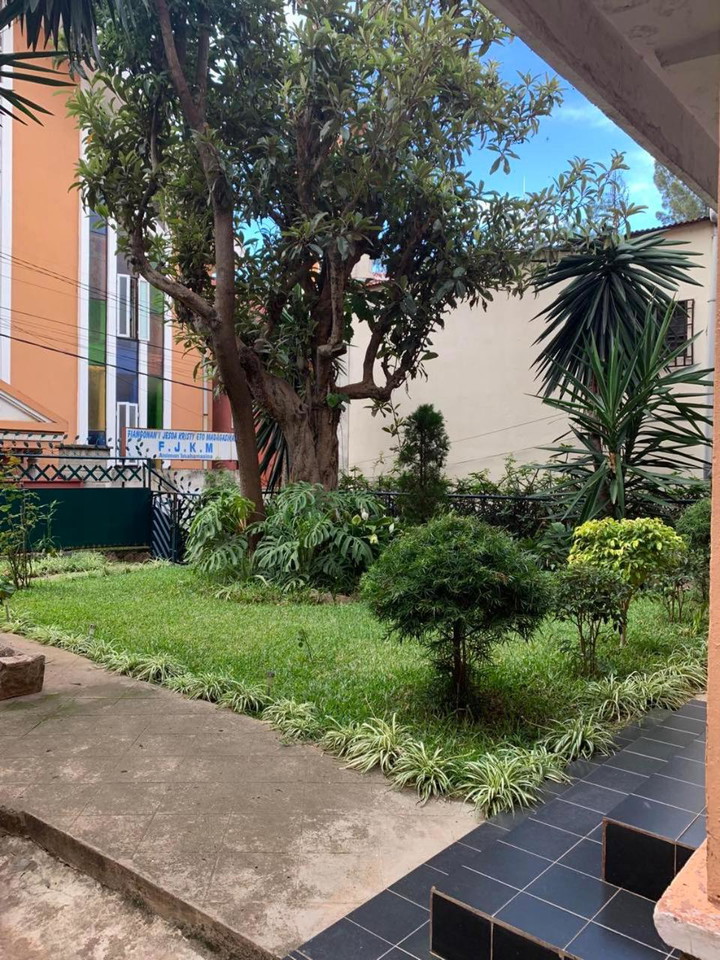 Au Coeur De Tana, Vue Sur Le Palais De La Reine, En Securité - Antananarivo