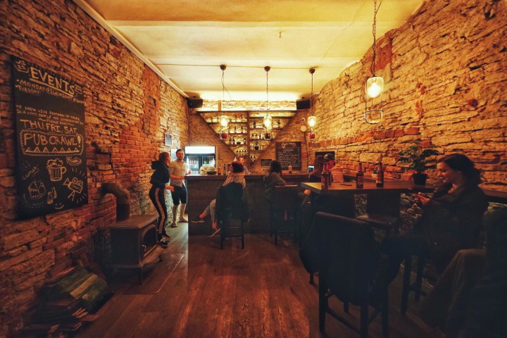 The Monks Bunk Hostel & Bar - Tallinn