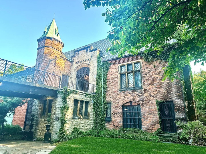 The Mayfair Castle - Lake Erie, PA