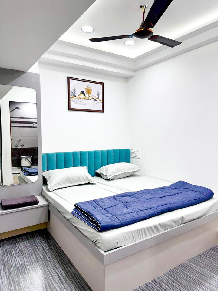 Hotel Crown Palace - Surat