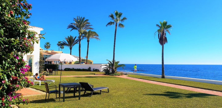 Sea Front Beach House Sandra D - Costa del Sol