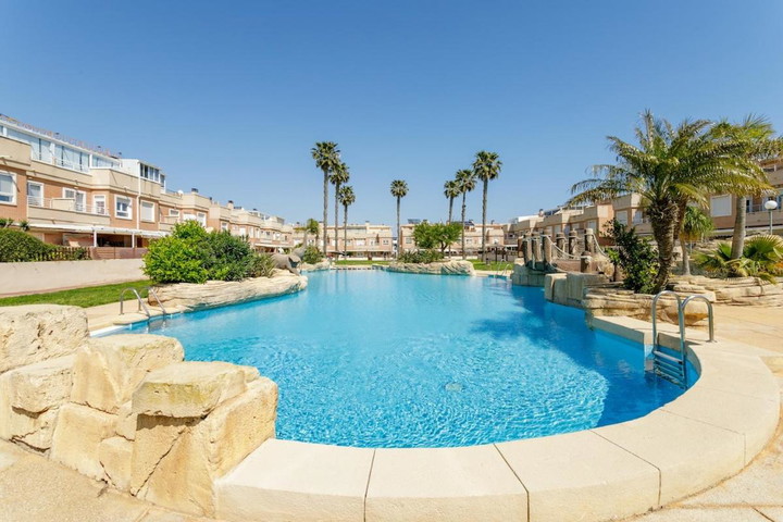 Themed Pool Bungalow & Jacuzzi I Bbq | Parking - Santa Pola