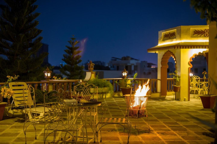 Alaya Stays Abhimanyu Mansion Pearl 6 Bhk Mansion With Rajasthani Decor - Udaipur