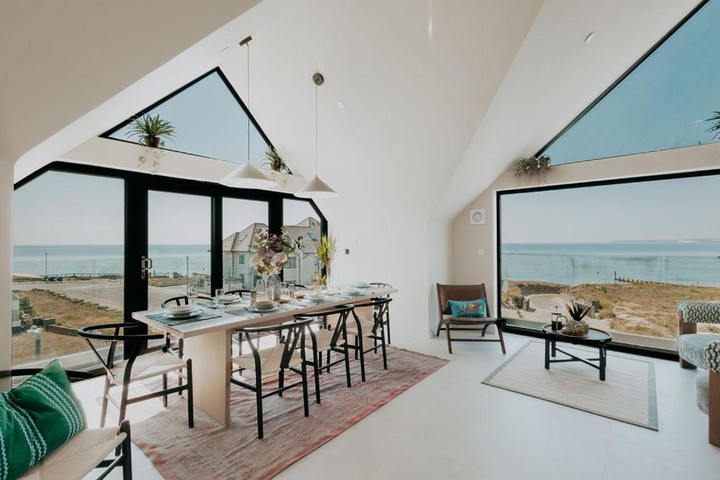Luxury House Right On Beach, Panoramic Sea Views, Pet Friendly, Parking - Mudeford