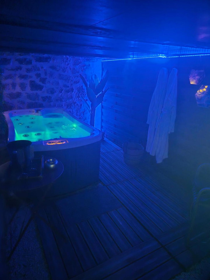 Appartement Avec Sauna Et Spa Privé - Turenne
