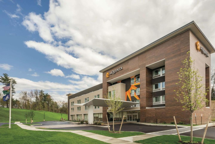 La Quinta Inn & Suites By Wyndham Clifton Park Saratoga Area 1749 Route 9 - Troy, NY