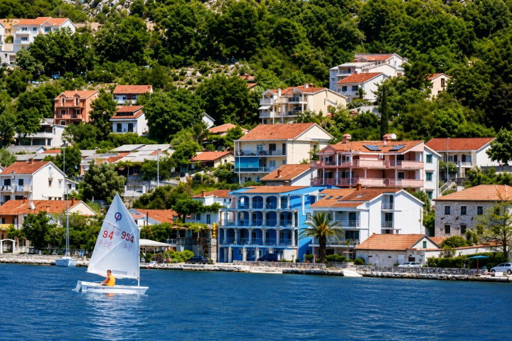 Maxim Azure Residence Waterfront Aparthotel - Kotor