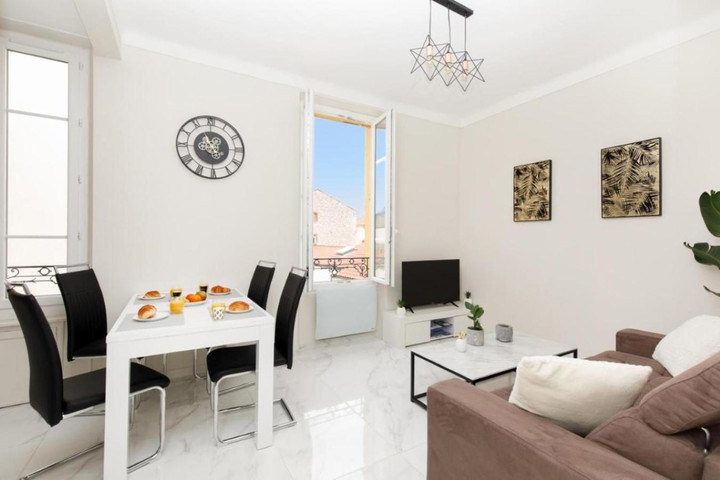 Bright And Elegant Renovated Two Rooms - Near Suquet - 칸