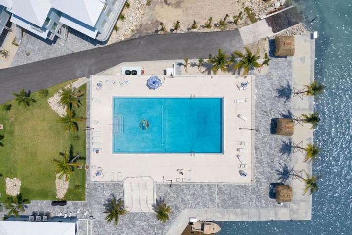 Oceanside Spacious Studio Escape - Marathon, FL