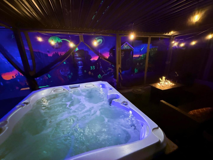Neon Jungle Hideaway - Louisville, KY