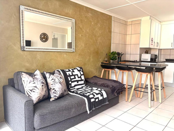 Sea Breeze Manor - Gold Unit - East London