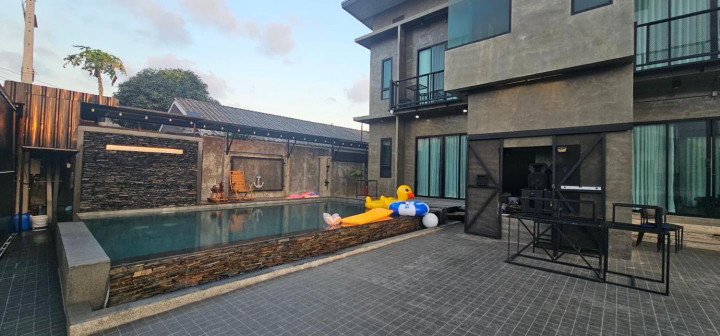 Navy Medic 36 Poolvilla - Rayong