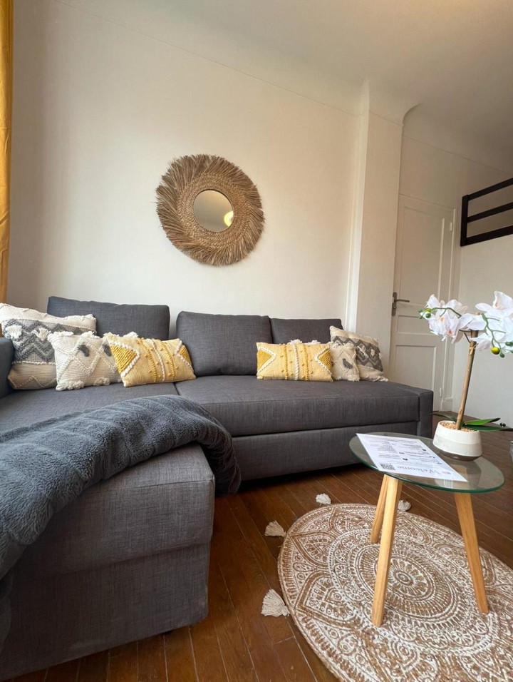 Paris-montrouge Magnifique Studio Appartement De 35m2 - Très Cosy Pour 1 à 6 Personnes Refait à Neuf - Entire Apartment Luxurious And Warm - Montrouge Paris 14ème - Proche Aéroport Orly & Parc Expositions Porte De Versailles Free Wifi Gratuit - Bourg-la-Reine