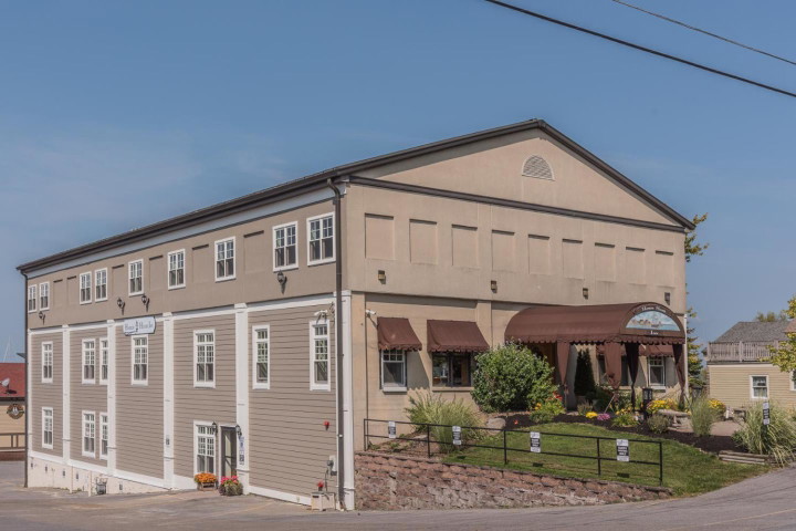 Harbor House Inn - Watertown, NY