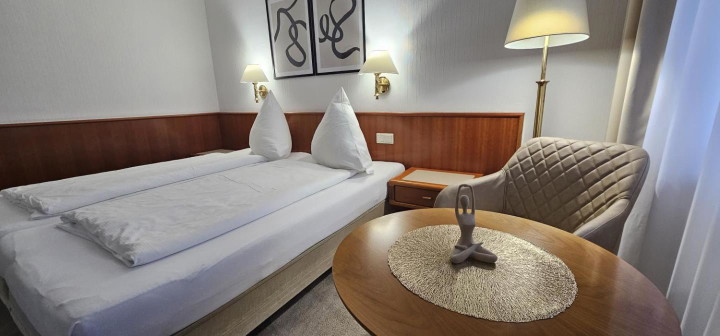 Hotel Garni Vierjahreszeiten - Lichtenfels