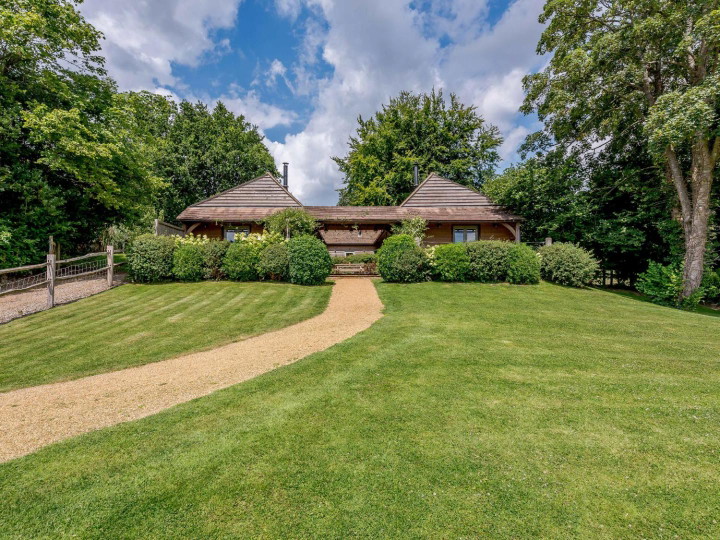 Castlemans Stables West - Battle