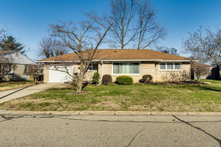 Mid-century Stone Ranch In Central Columbus - Columbus, IN
