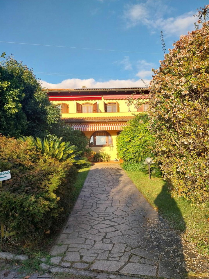 La Casa Gialla Versilia - Massa