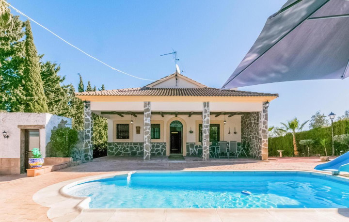 Amazing Home In Casariche - Estepa