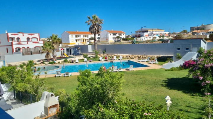 Enjoy Pool, Beach And More At This Nice 2bedroom Apartment Only 3 Minutes From Mareta's Beach - Sagres