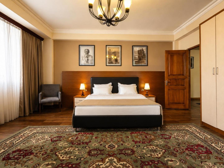 Cathedral Plaza Hotel - Armenia