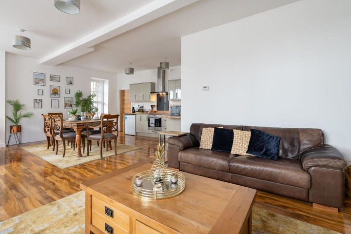 Spacious, Well-equipped Apartment With Parking - Great Yarmouth