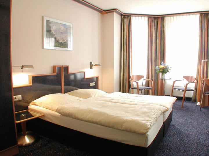 Insel Hotel - Leverkusen