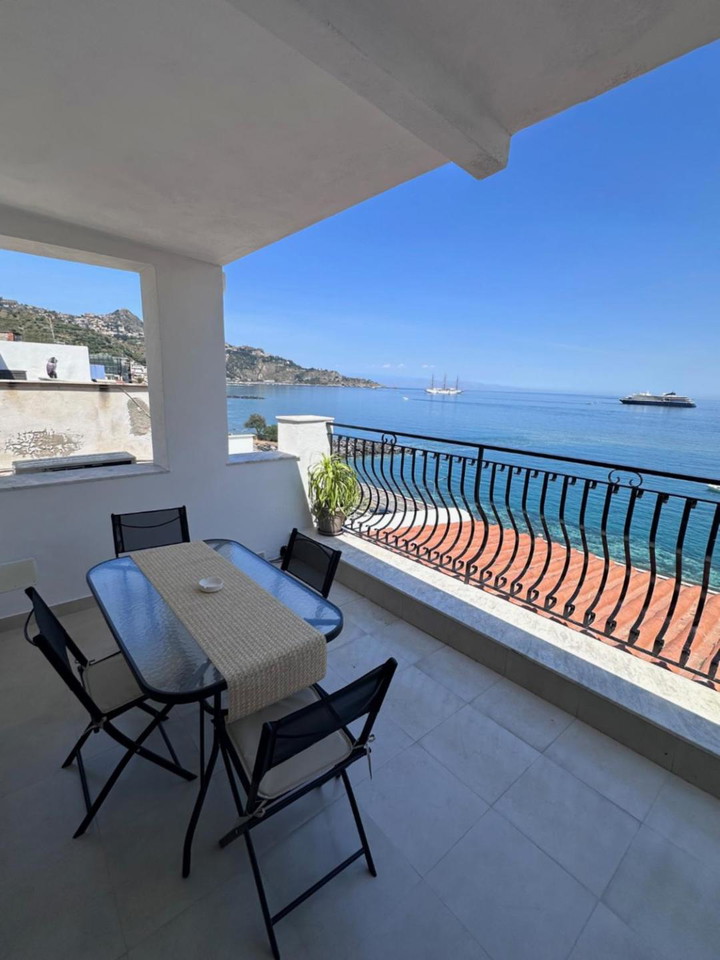 Olympos Apartment - Giardini-Naxos
