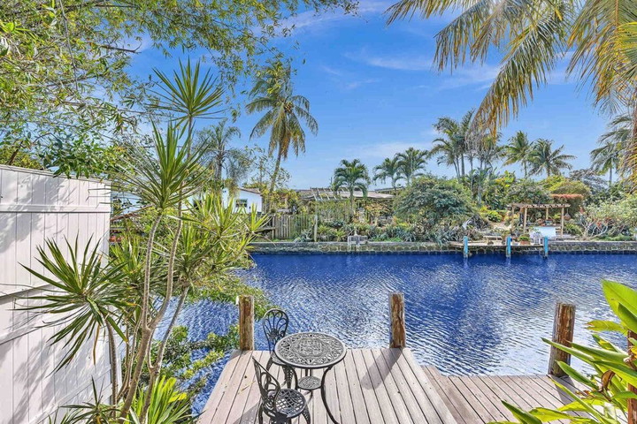 Waterfront Ocean House Hollywood Hard Rock Airport - Dania Beach, FL
