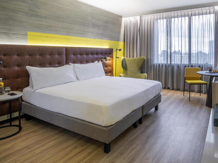 Pullman Santiago El Bosque - Santiago