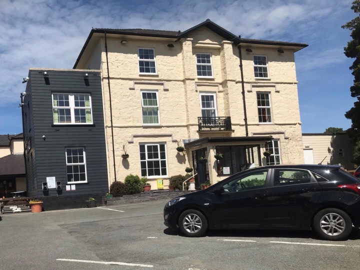 Padarn Hotel - Wales