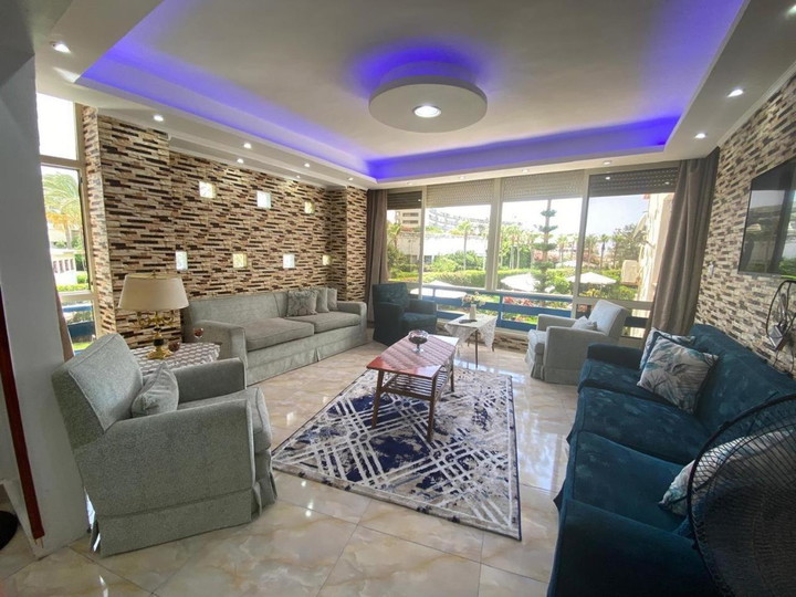 Salah Eldin 2 Bed Rooms Super Lux Chalet Apartment , Garden&sea View, First Floor , Family Only سوبر لوكس شاليه دور اول المعموره الشاطىء اسكندريه Mamoura Alexandria مع كارنيهات الدخول طول السنه و الشاطىء الخاص من اول مايو لنهايه اكتوبر للعائلات - エジプト アレクサンドリア