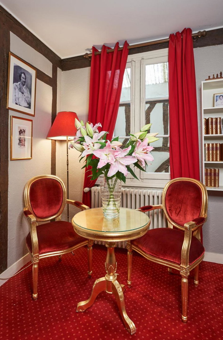 Logis Hôtel Du Théâtre - Centre-Val de Loire