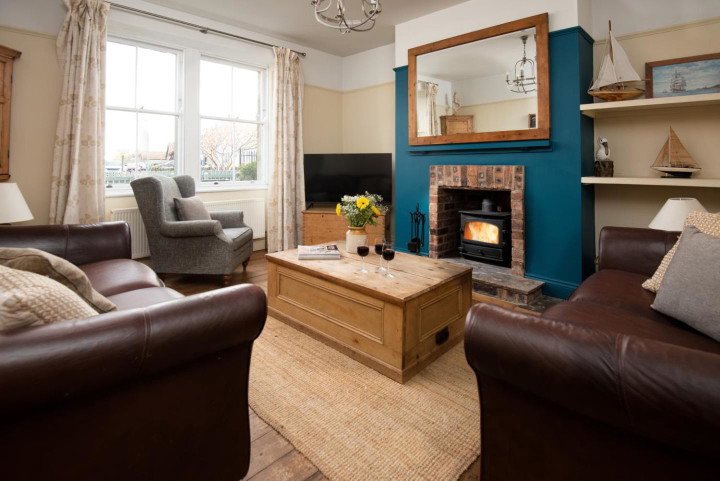 Pebble Cottage By Coast & Country Stays - Bamburgh