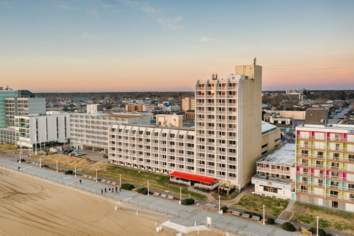 Ocean Sands Resort, Oceanfront, Virginia Beach By Vacatia - Virginia Beach, VA