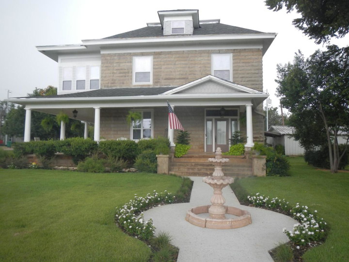 Sandstone Street Bed And Breakfast - United States