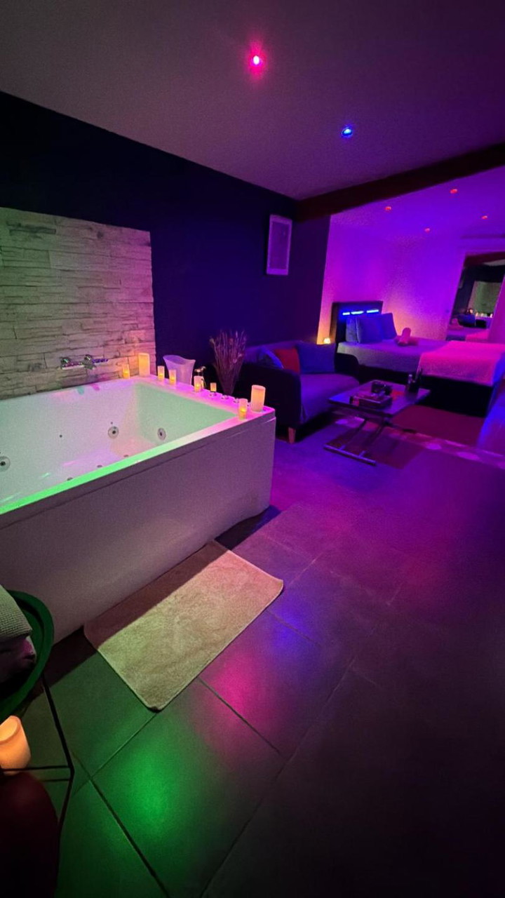 Lestudio83210 Loveroom Jacuzzi Balneo Petit Déjeuner Inclus Meublé De Tourisme 3 éToiles - Var
