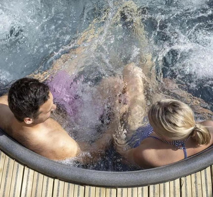 Seascape Seaview Apartment Hot Tub Hire Subject To Availability - Scarborough