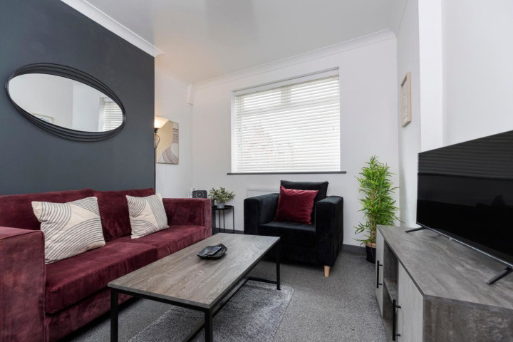 3 Bedroom House With 2 Bathrooms Near Town Centre - Darlington