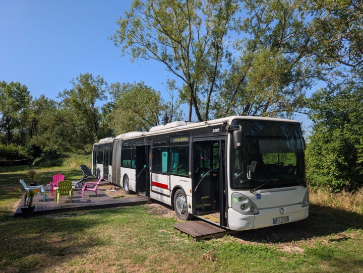 Magnifique Bus Insolite Avec Jacuzzi - Bourgogne-Franche-Comté
